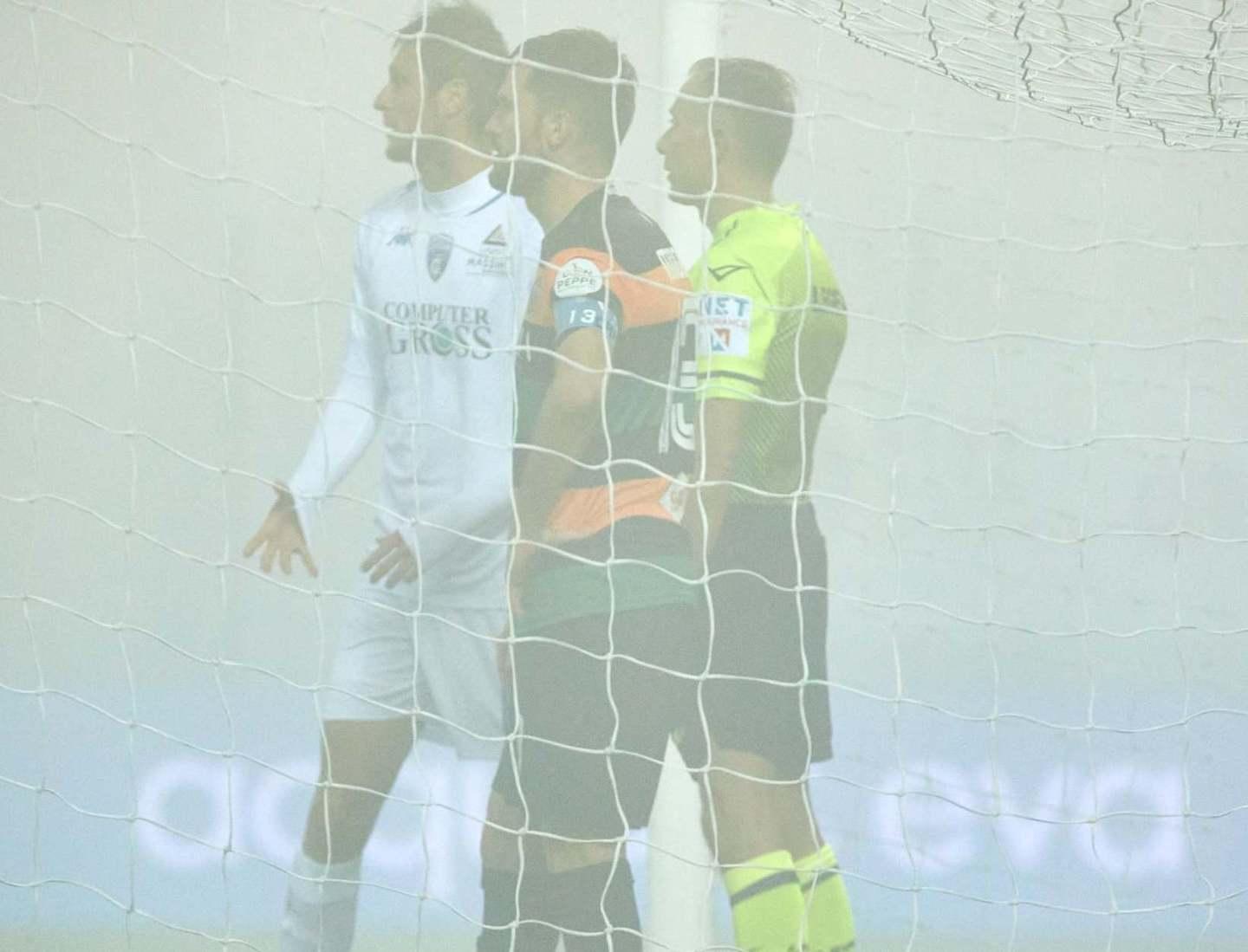Venezia-Empoli 2-0, la ripresa non cambia dopo lo stop per la nebbia Venezia-Empoli 2-0, la ripresa non cambia dopo lo stop per la nebbia
