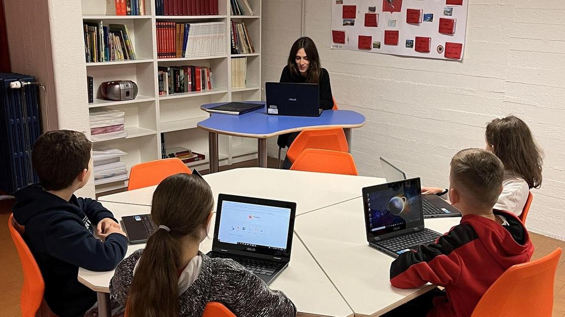 Una scuola innovativa a Bottegone. Lim, computer e multimedialità per ... Una scuola innovativa a Bottegone. Lim, computer e multimedialità per ...
