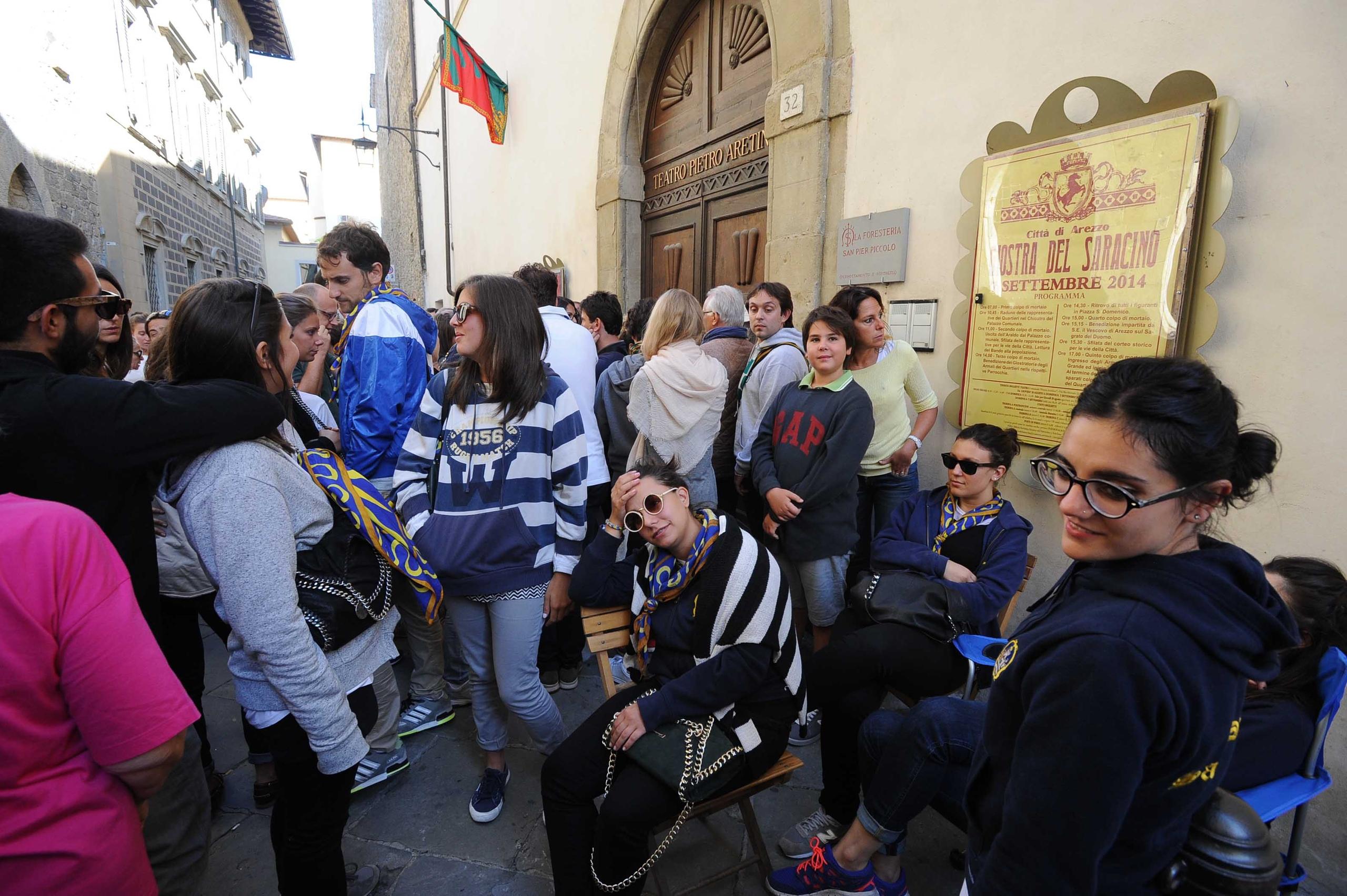 Giostra: ore in fila per i biglietti. Il primo è di Santo Spirito Giostra: ore in fila per i biglietti. Il primo è di Santo Spirito