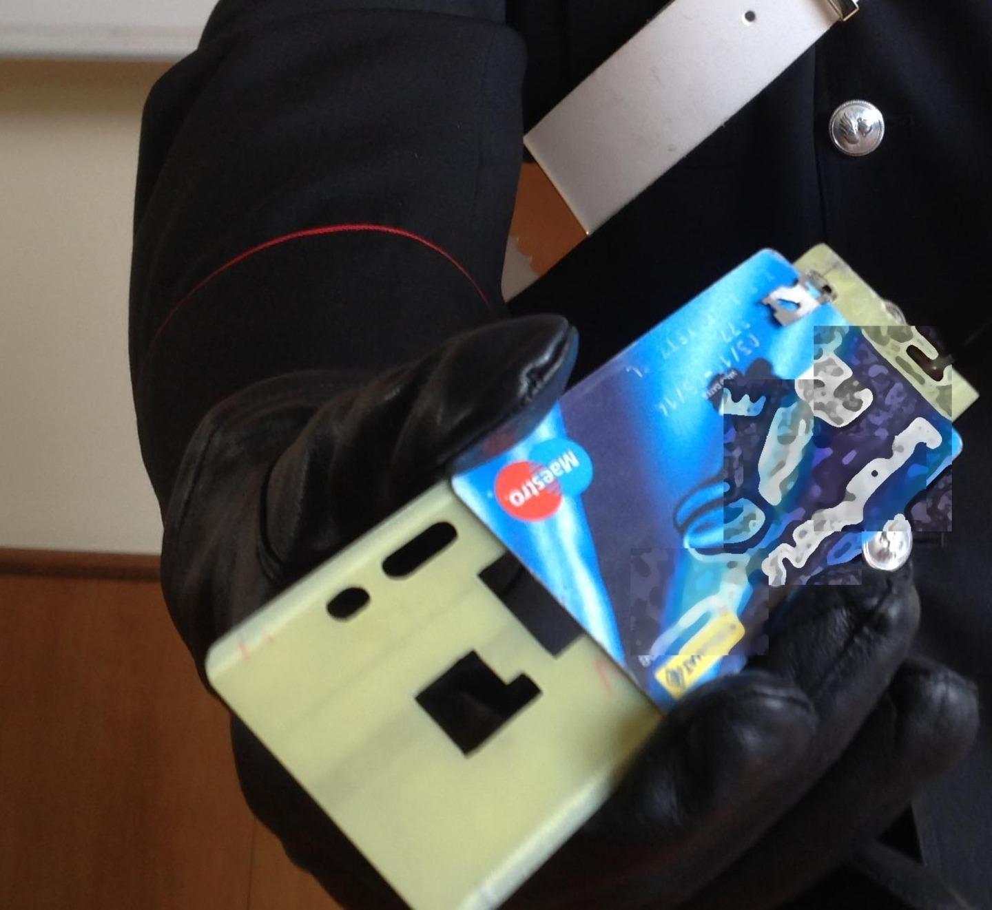 Truffa telematica: i carabinieri sgominano la 'banda del bancomat' Truffa telematica: i carabinieri sgominano la 'banda del bancomat'