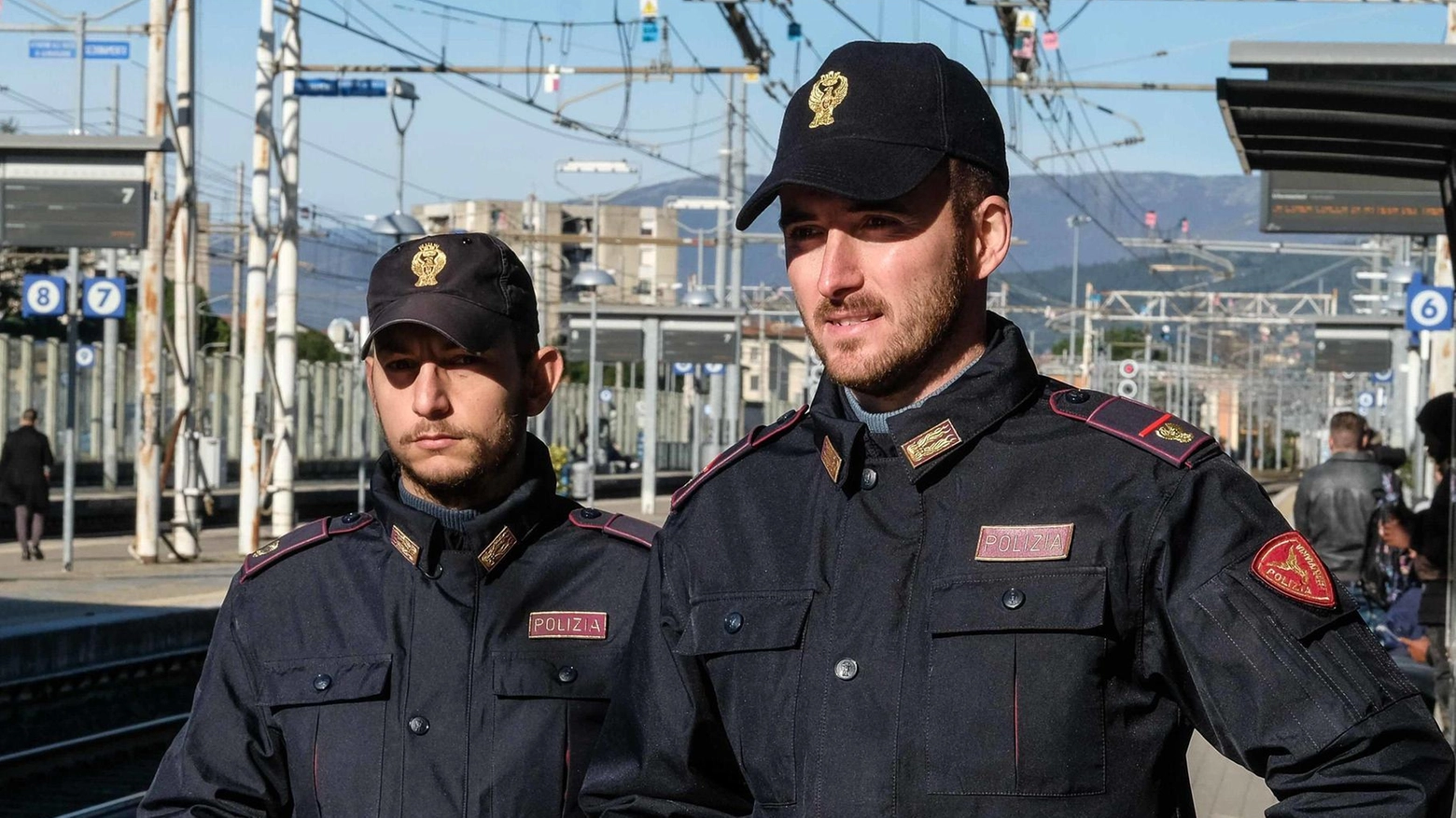Morì cadendo dal treno in corsa. Ora in sette rischiano il processo Morì cadendo dal treno in corsa. Ora in sette rischiano il processo