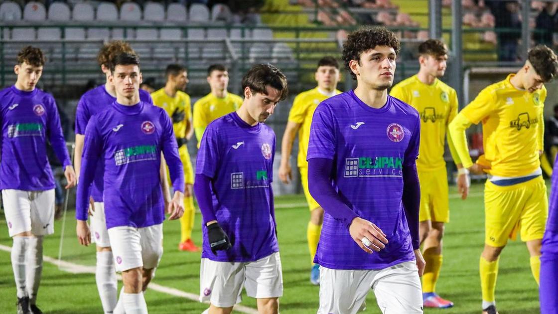 Adeguamento Del Campo Di Calcio Ecco La Divisione Della Tribuna Il