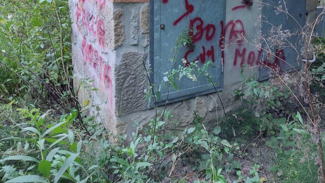 Svastiche E Scritte Ingiuriose A Santa Fiora Pd Vicino Allanpi