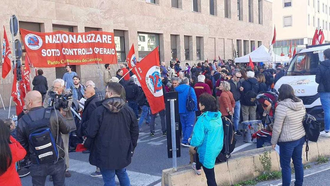 Manifestazione Gkn a Firenze, le foto del corteo Manifestazione Gkn a Firenze, le foto del corteo