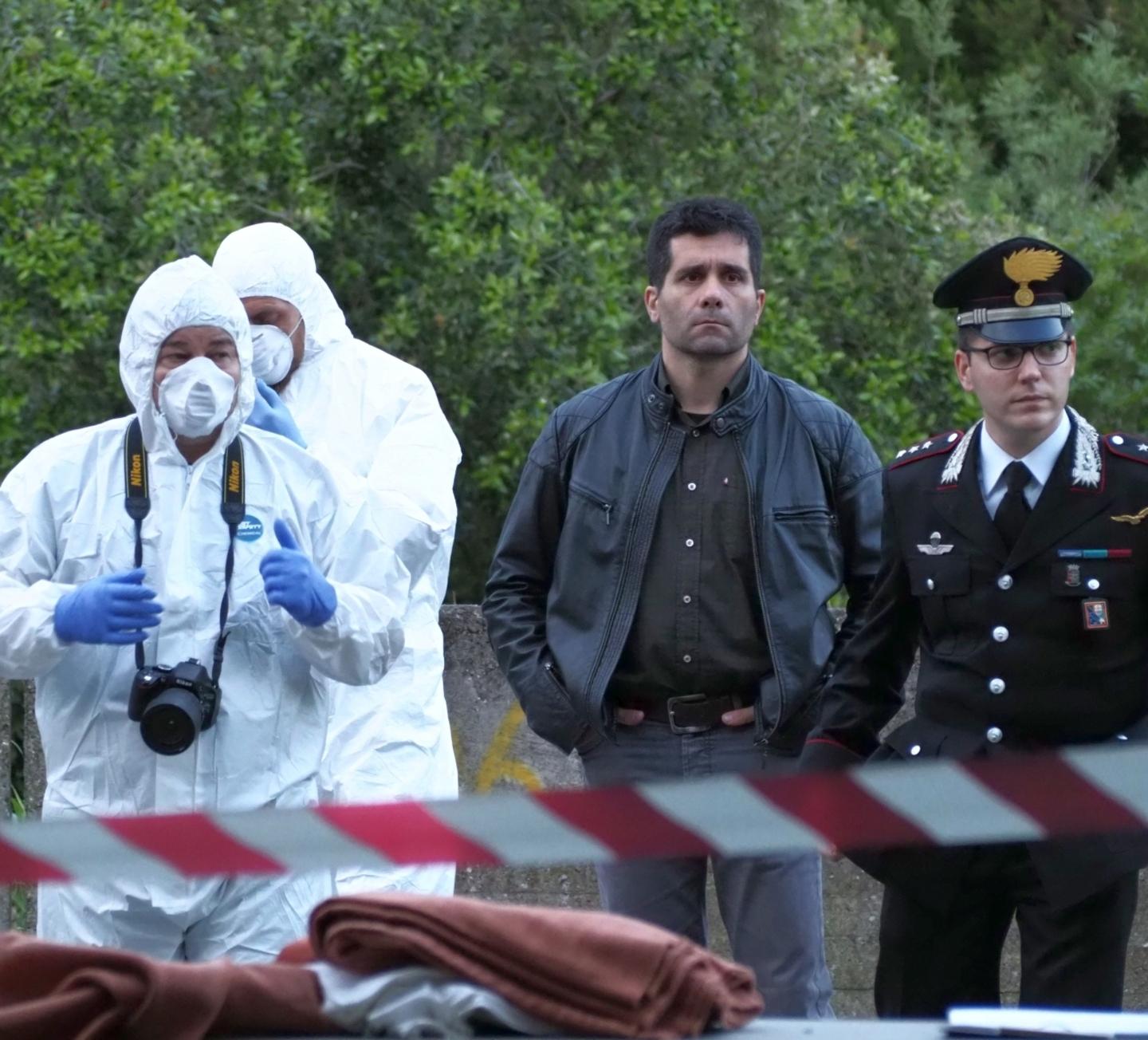 Omicidio-suicidio: spara alla moglie e si toglie la vita / FOTO/ VIDEO Omicidio-suicidio: spara alla moglie e si toglie la vita / FOTO/ VIDEO