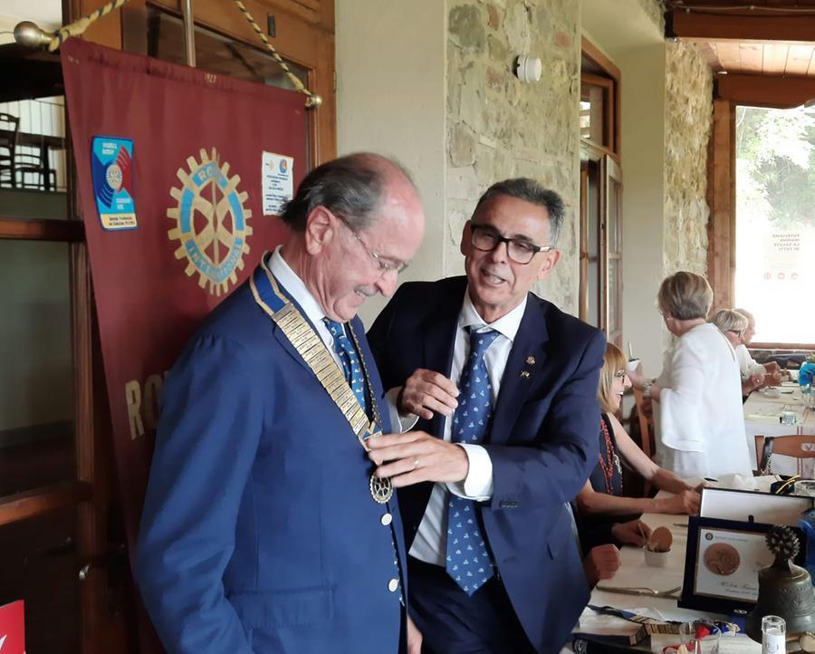 Rotary club Arezzo: celebrato il “Passaggio della Campana” Rotary club Arezzo: celebrato il “Passaggio della Campana”