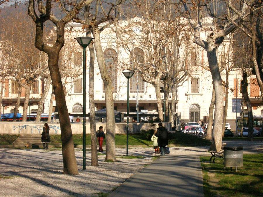 Nuove ciclabili verso la stazione E la piazza cambia: via la pensilina Nuove ciclabili verso la stazione E la piazza cambia: via la pensilina
