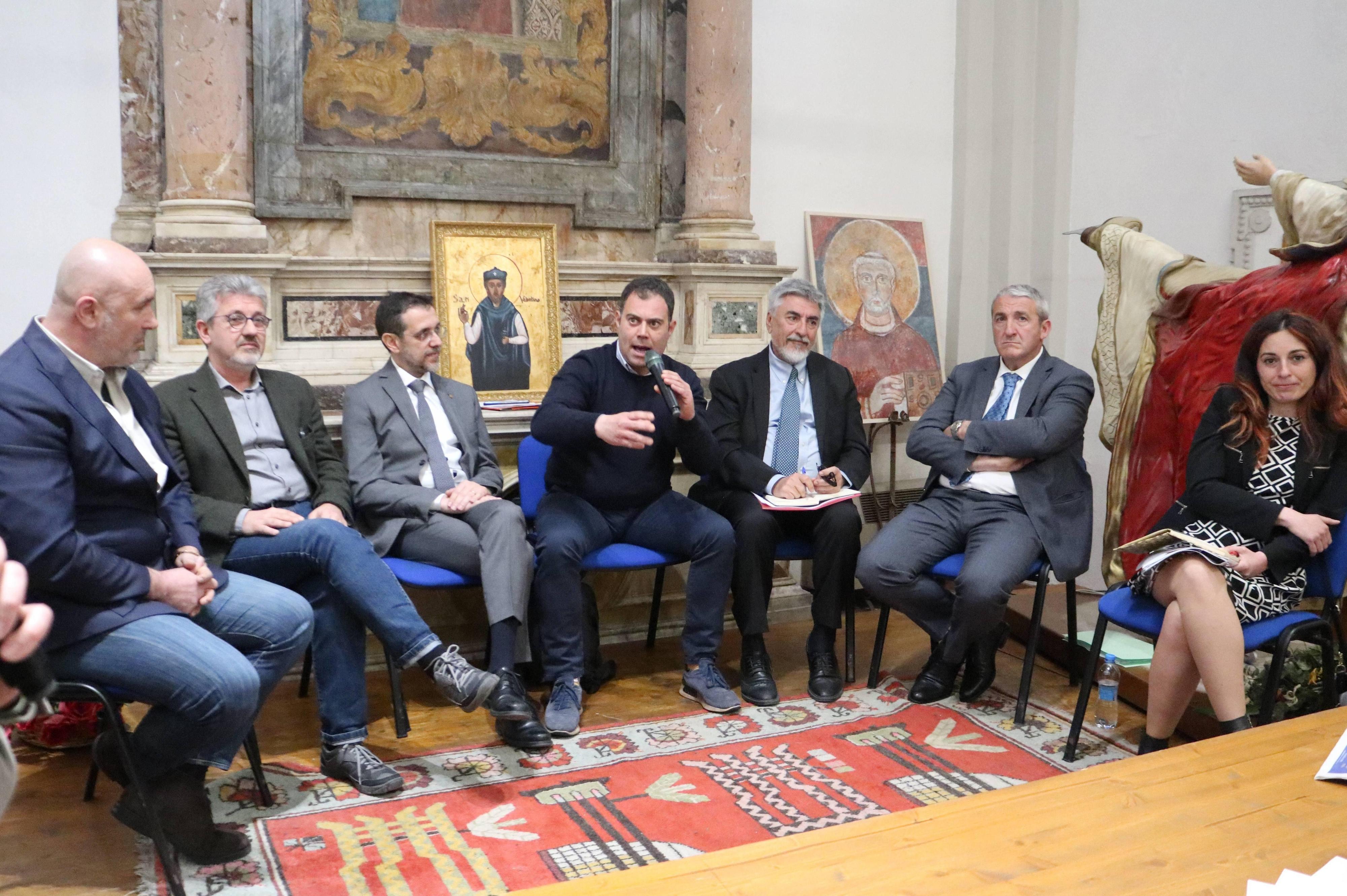 La Città Verso Le Elezioni I Candidati Sindaco E I Confronti Disertati