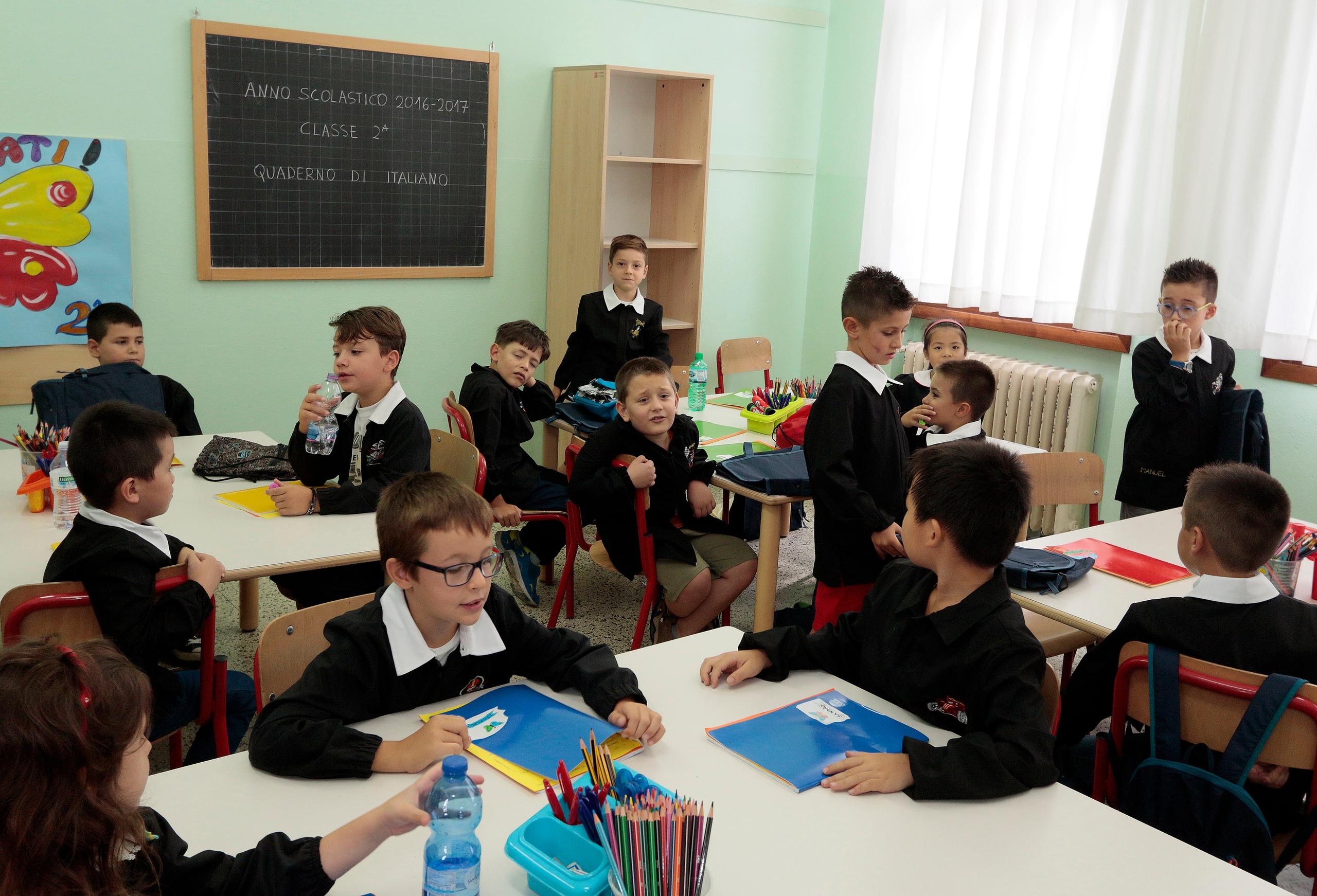 Al via la demolizione della «Pascoli» Presto una scuola più sicura e a ... Al via la demolizione della «Pascoli» Presto una scuola più sicura e a ...