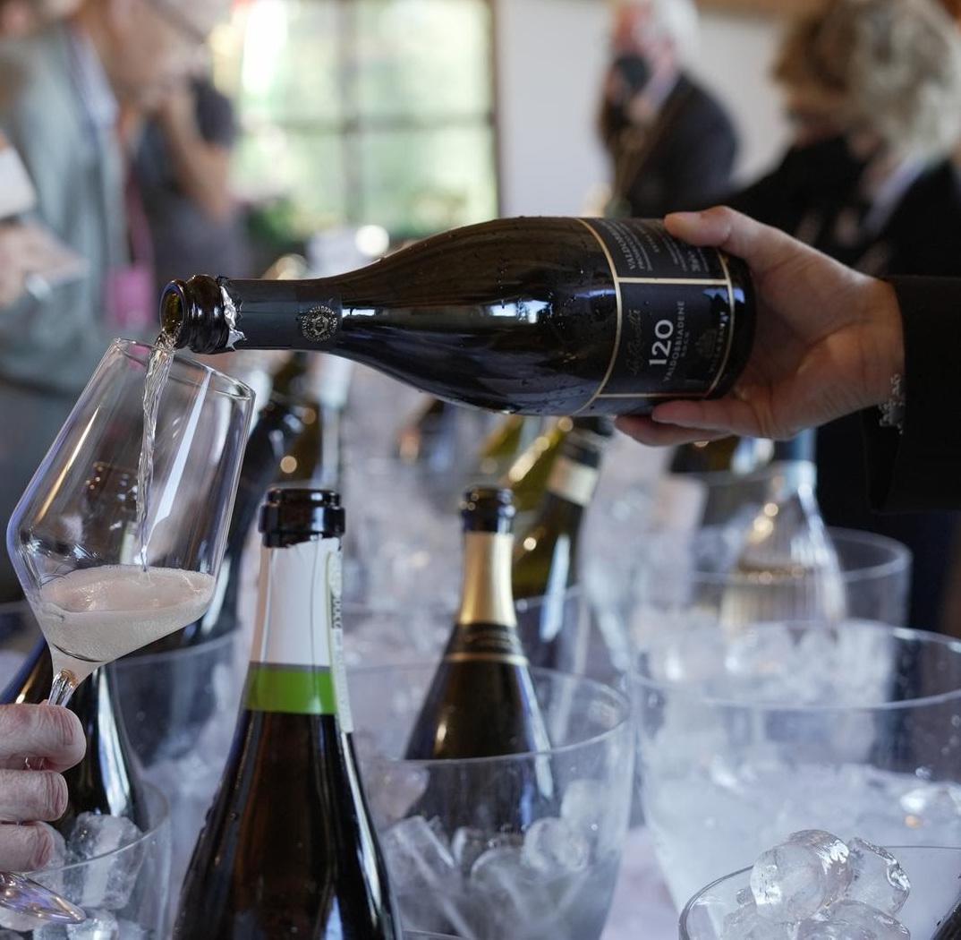 Vino Vip, a Villa Bertelli due giornate dedicate al bere di qualità Vino Vip, a Villa Bertelli due giornate dedicate al bere di qualità