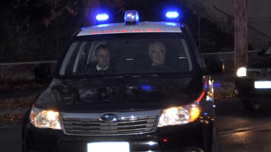 Botte di fronte al locale. Rissa di notte a Scansano. Denunciate nove ... Botte di fronte al locale. Rissa di notte a Scansano. Denunciate nove ...