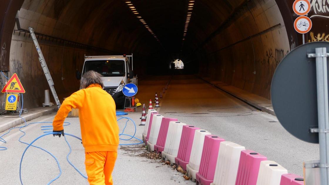 Tunnel di Velva, scattano i lavori. Dal 23 ottobre stop alla circolazione Tunnel di Velva, scattano i lavori. Dal 23 ottobre stop alla circolazione