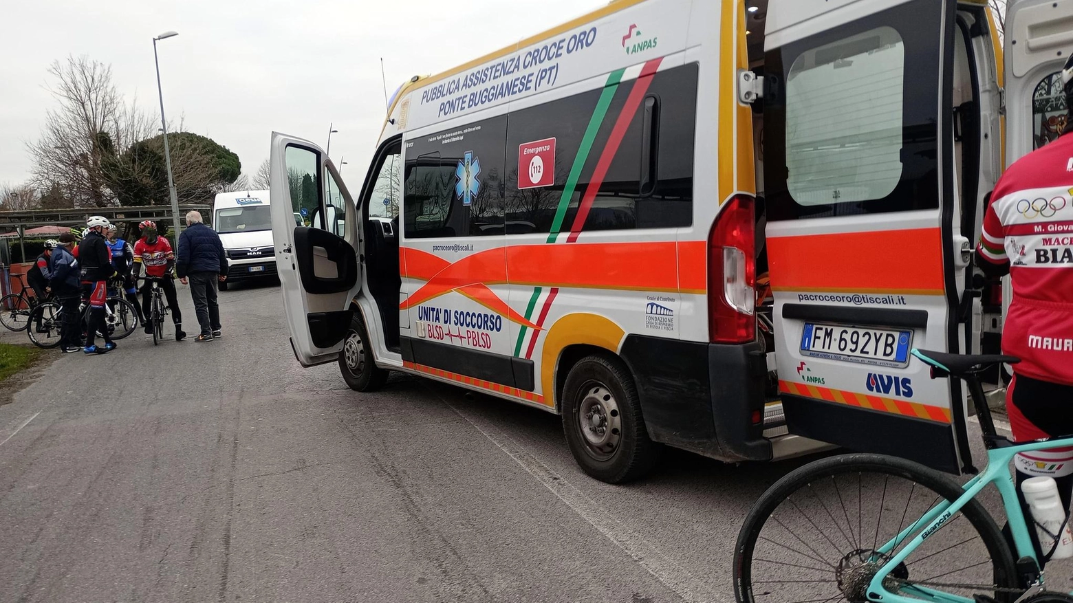 Incidente fra auto e bicicletta. Ciclista portato in ospedale Incidente fra auto e bicicletta. Ciclista portato in ospedale