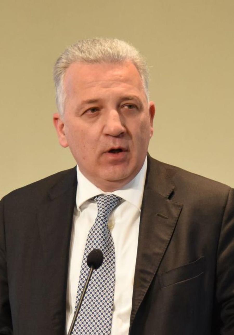 La Spezia, il sindaco Peracchini nel mirino per il vaccino al figlio La Spezia, il sindaco Peracchini nel mirino per il vaccino al figlio