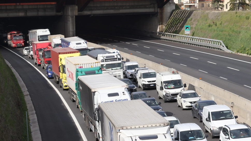 Incidente in autostrada A1, lunghe code tra Firenze Impruneta e Incisa ... Incidente in autostrada A1, lunghe code tra Firenze Impruneta e Incisa ...