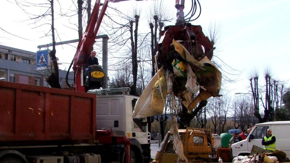 Asmiu, caccia ai ‘furbetti’. Salvare il decoro urbano. Missione quasi ... Asmiu, caccia ai ‘furbetti’. Salvare il decoro urbano. Missione quasi ...